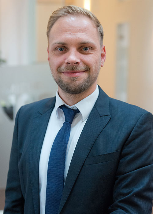 Toni Körner - HM Versicherungen - Gelbe Streifen